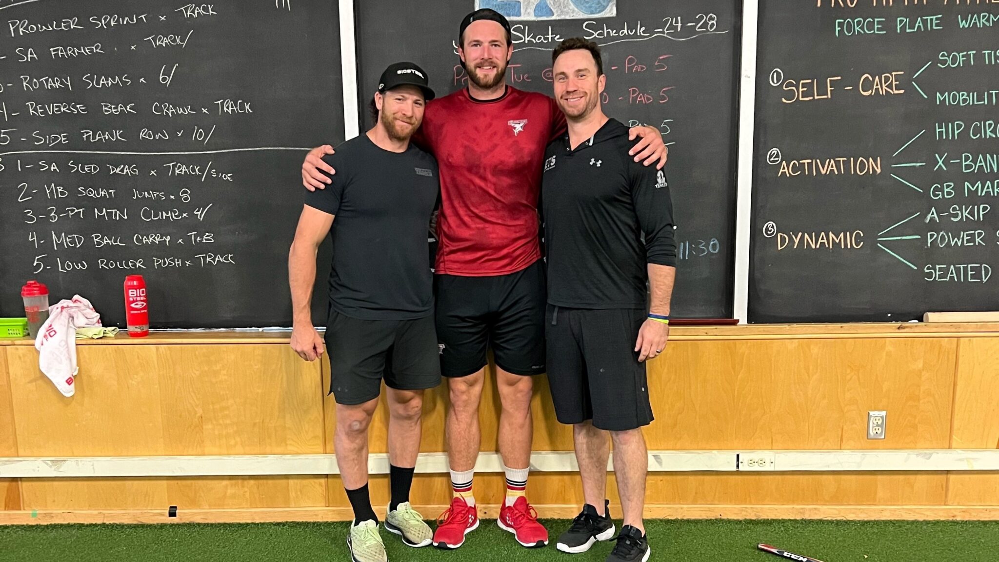 "Ich freue mich, wieder hier zu sein" - Brady Austin im Interview | Haie.de