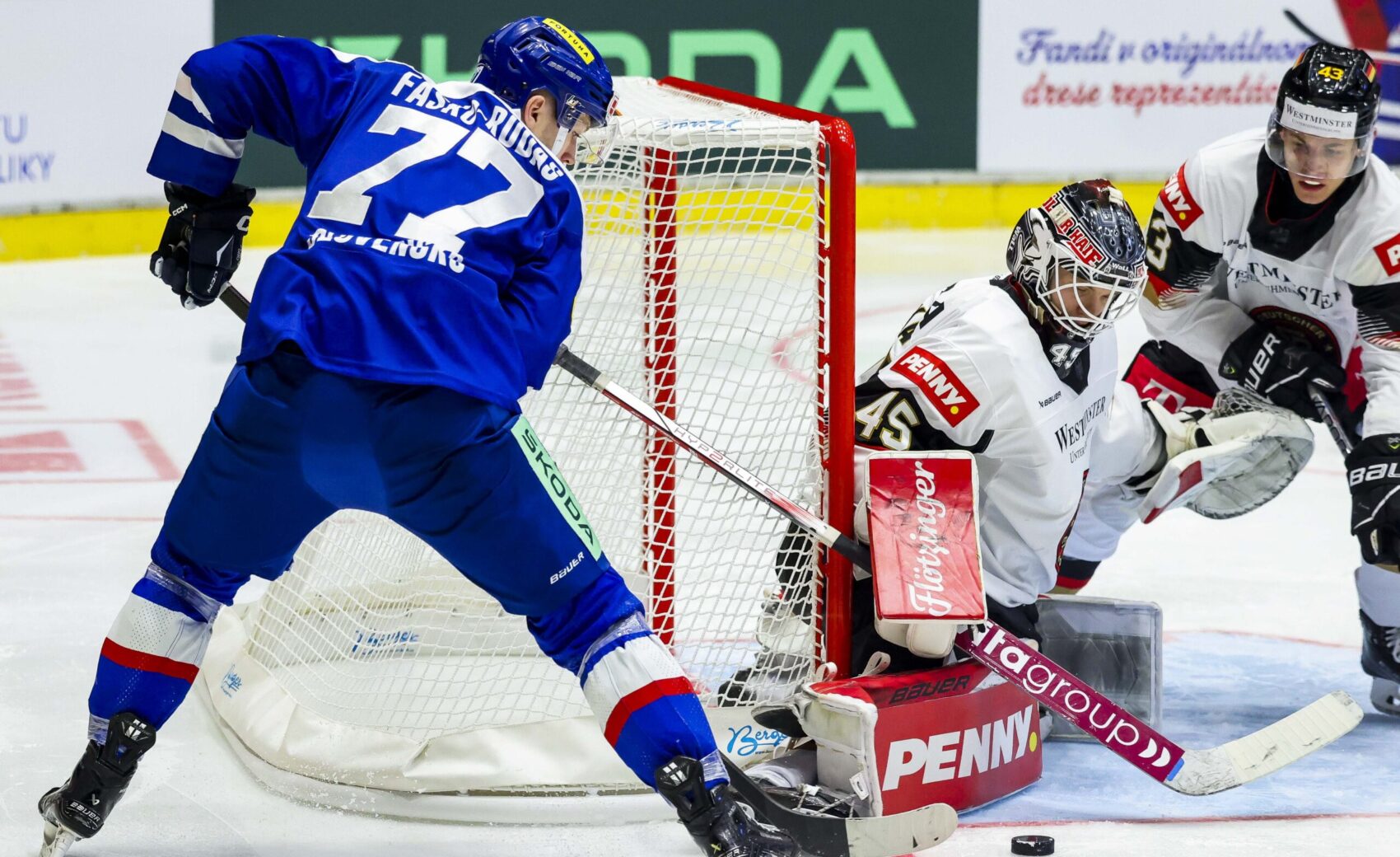 Zwei knappe Niederlagen für DEB-Team in der Slowakei | Haie.de