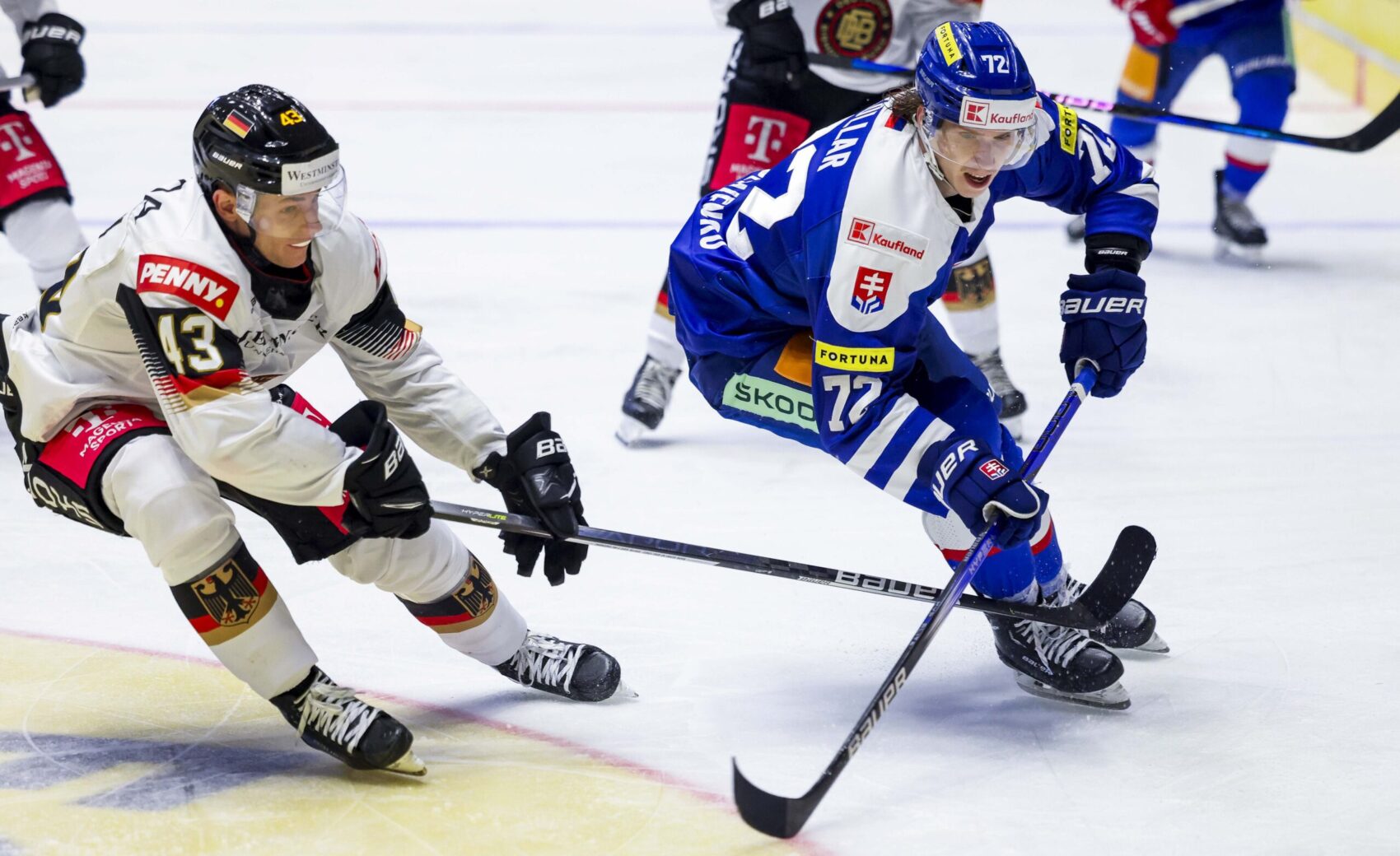 Zwei knappe Niederlagen für DEB-Team in der Slowakei | Haie.de