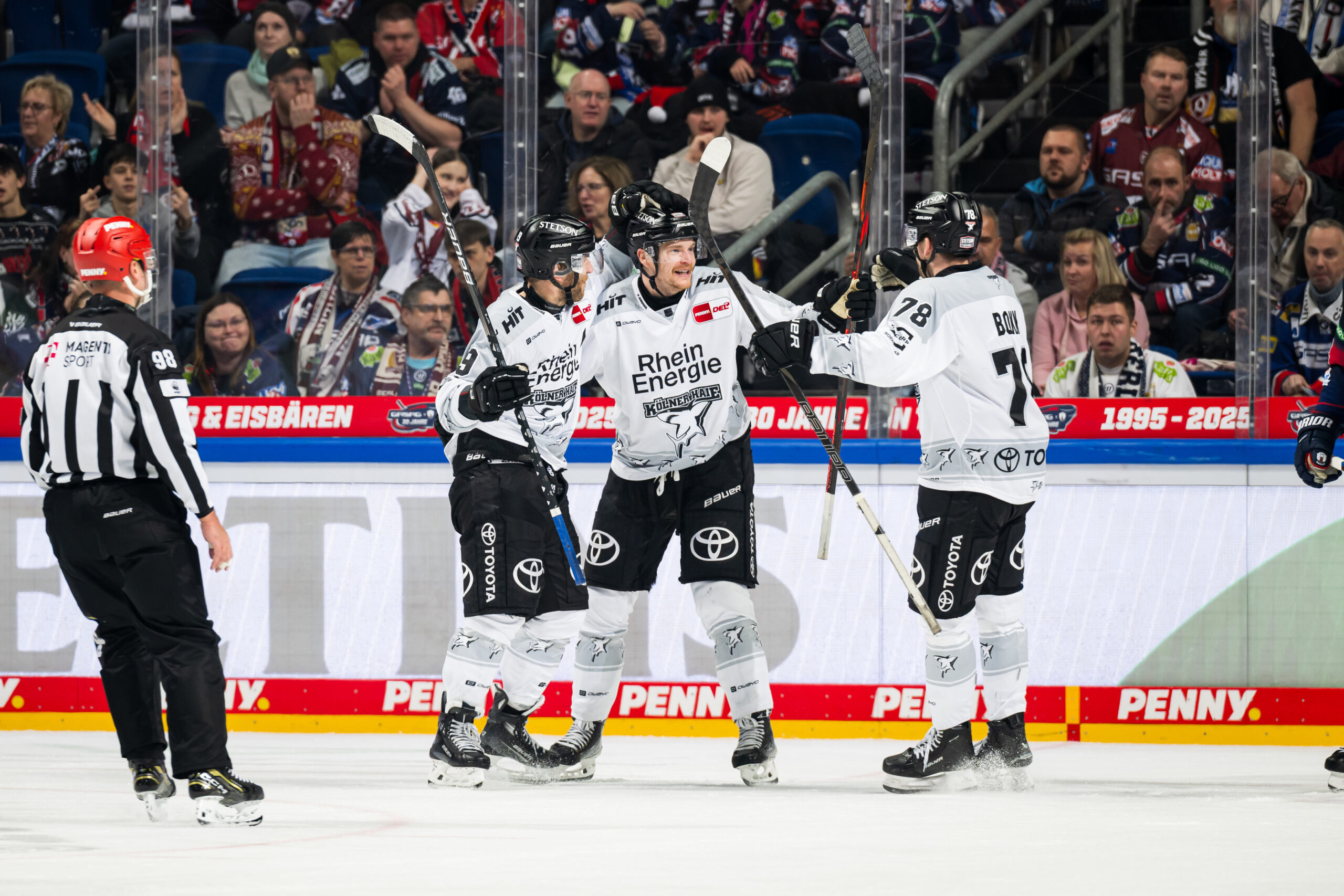 Vierter Sieg in Serie - Haie gewinnen 4:3 nach Penaltyschießen in ...