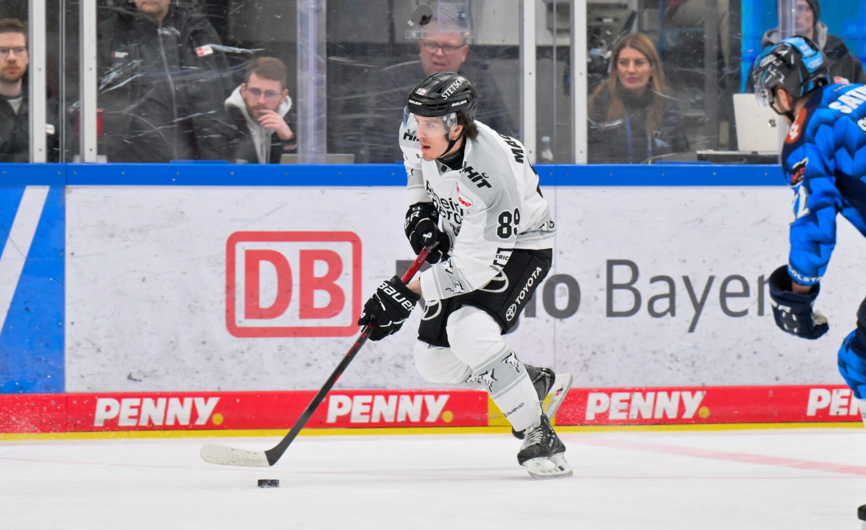 Last-Minute-Siegtreffer bringt den elften Erfolg in Serie | Haie.de