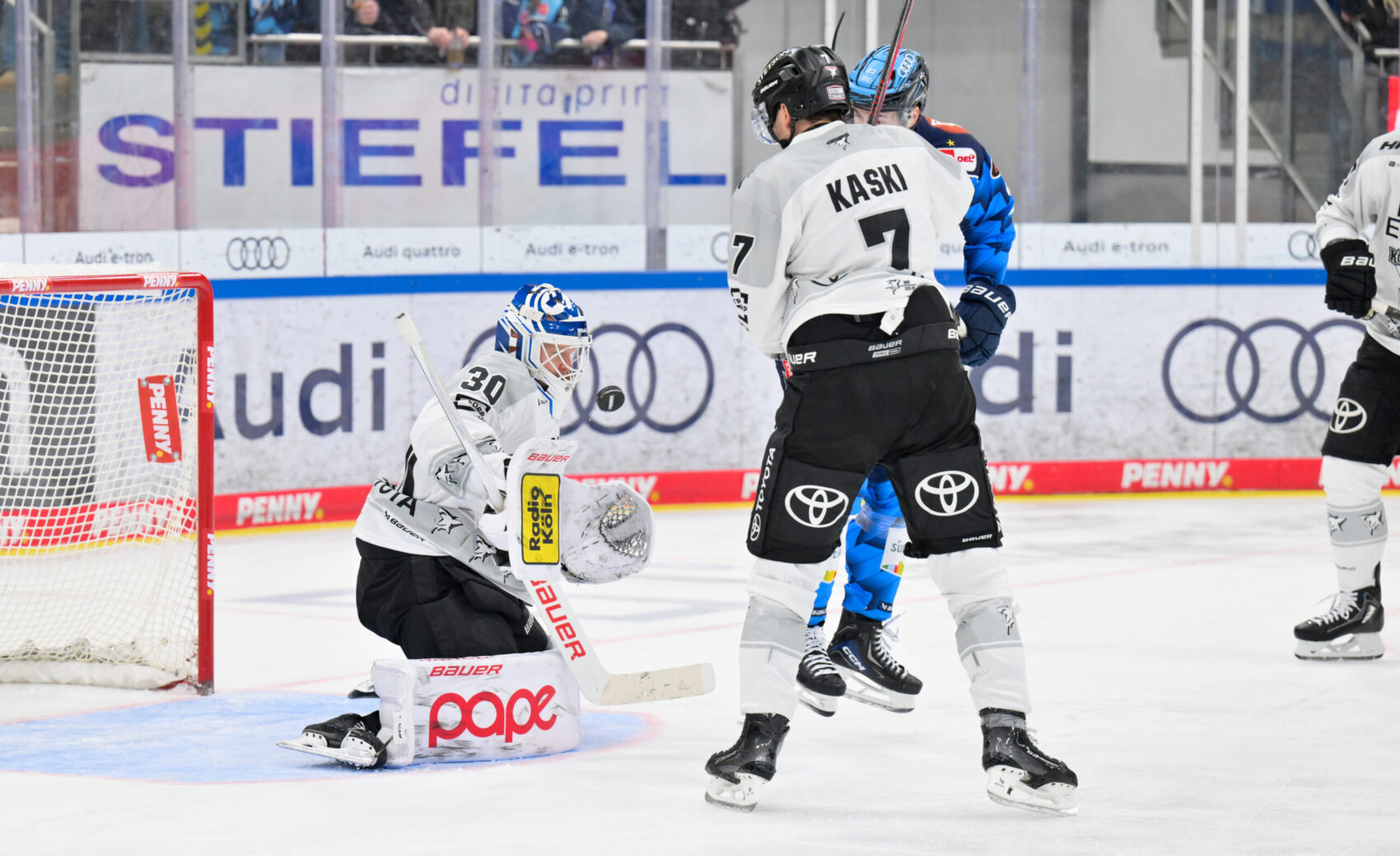 Last-Minute-Siegtreffer bringt den elften Erfolg in Serie | Haie.de